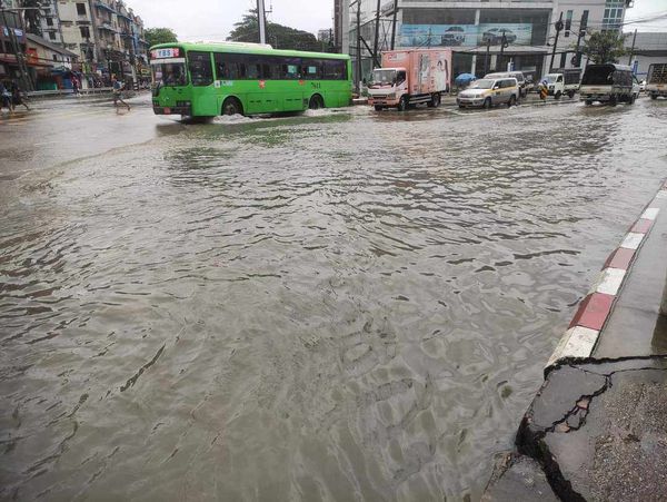 Continuous rainfall causes severe flooding and traffic disruptions in ...