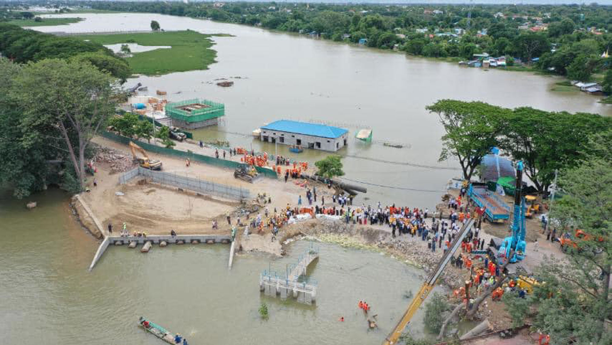 Water from Ayeyawady embankment collapse in Amarapura under control ...