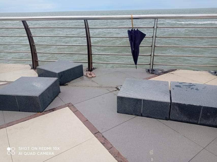 Young woman jumps into water at Sittway View Point | Eleven Media Group ...