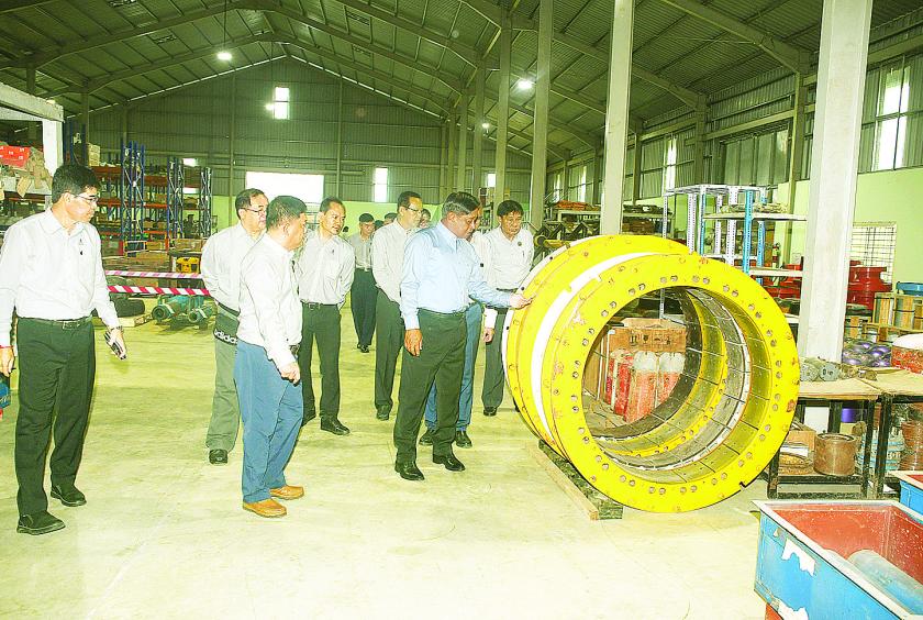 Union Minister calls for new exploration as production declines in ...